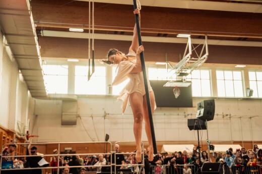 Cirkuške delavnice in nastopi – Cirkus Fuskabo